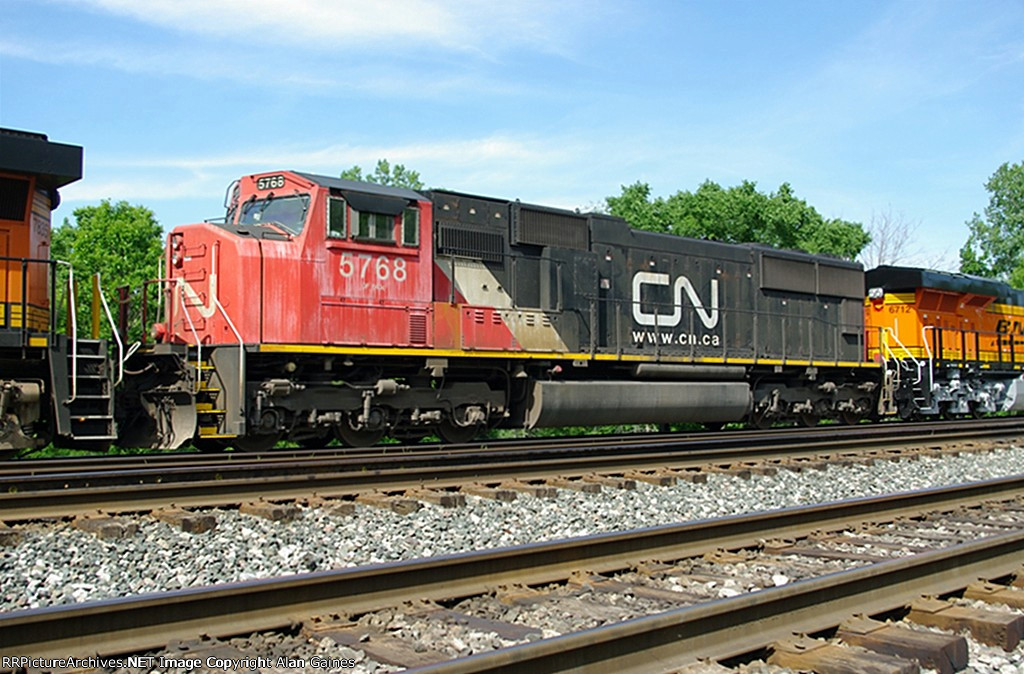 CN SD75i 5768